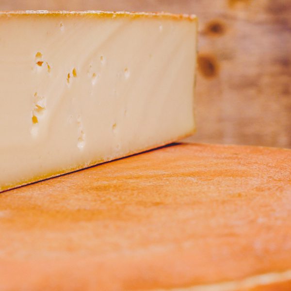 Vente de fromages traditionnels de savoie affinés en Haute-Savoie Annecy